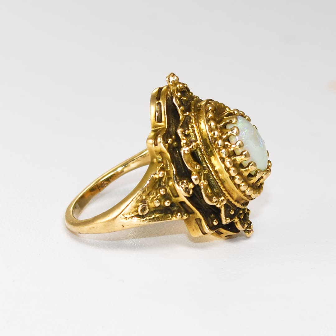 Vintage Opal Ring in 13K Yellow Gold