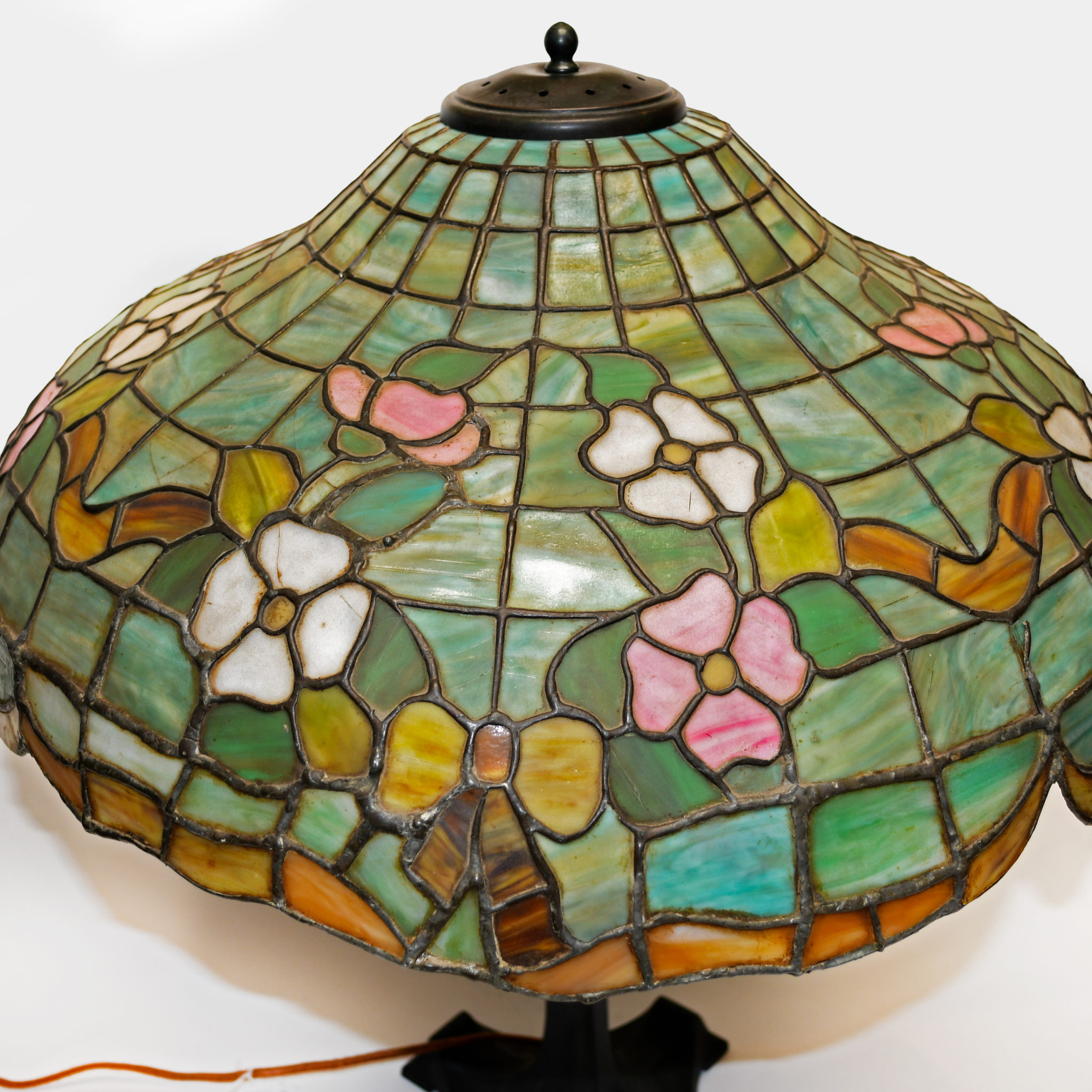 Leaded Chicago Style Lamp with Geometric & Dogwood Flower Pattern ...